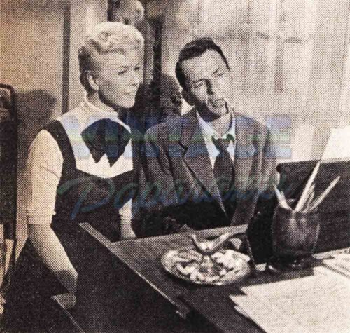 The Frantic Life Of Frank Sinatra - Vintage Paparazzi