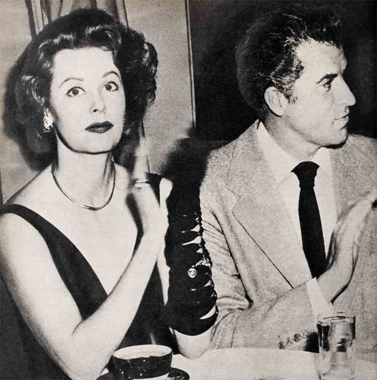 Too Busy For Love? - Vintage Paparazzi