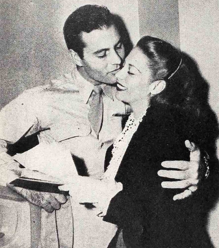 You Read It First In Vintage Paparazzi - Vintage Paparazzi