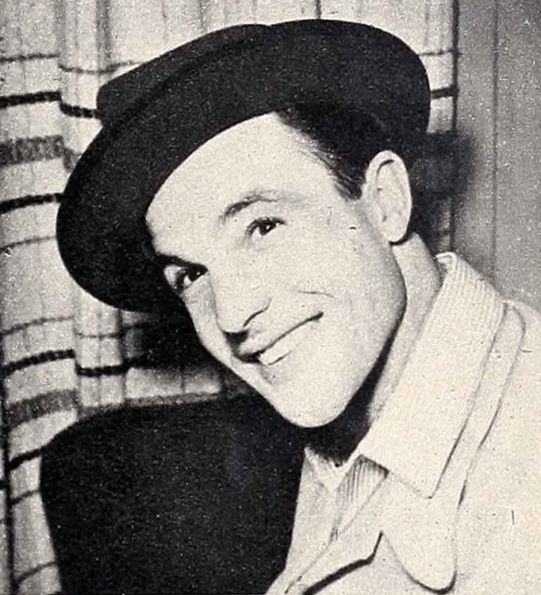 Keeping Up With Kelly - Vintage Paparazzi