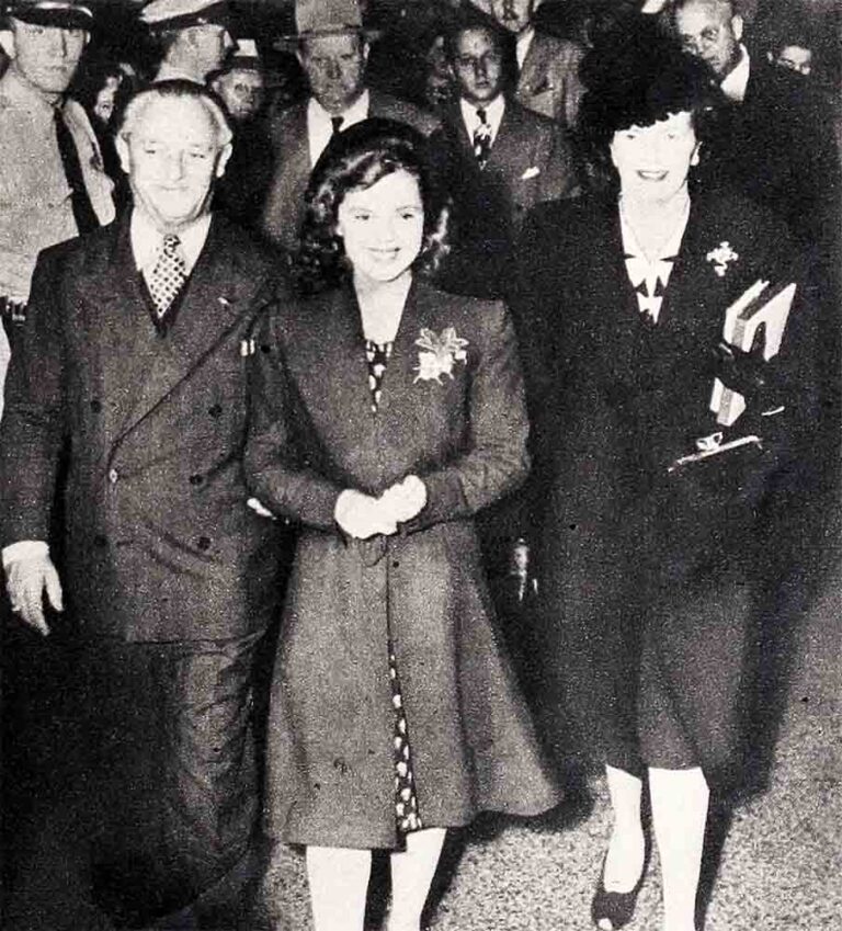 Shirley In Short - Vintage Paparazzi