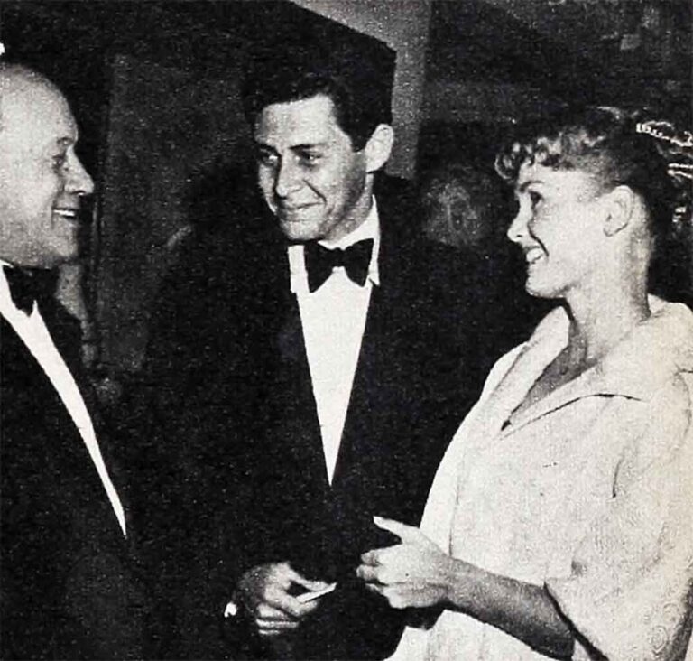 Hollywood Does To A Ball - Vintage Paparazzi