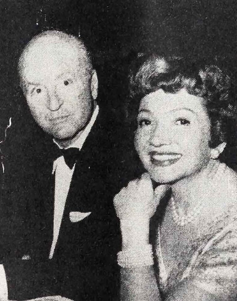 You Read It First In Vintage Paparazzi - Vintage Paparazzi