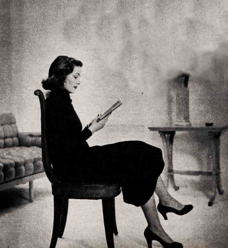 Sitting Pretty—Gene Tierney - Vintage Paparazzi