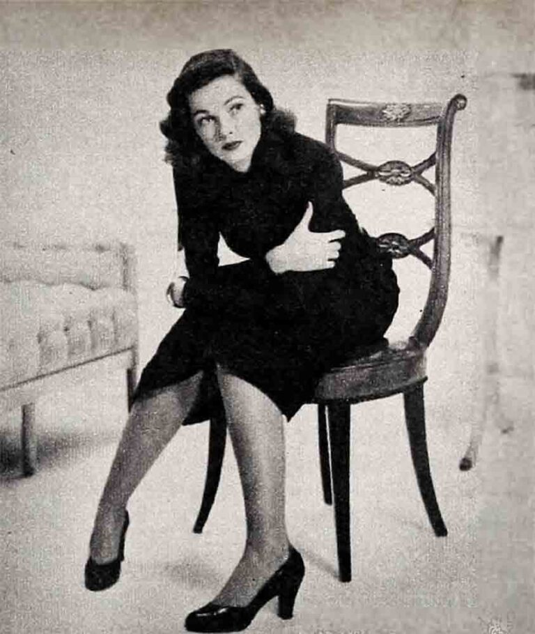 Sitting Pretty—Gene Tierney - Vintage Paparazzi