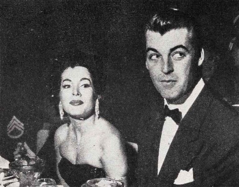 You Read It First In Vintage Paparazzi - Vintage Paparazzi