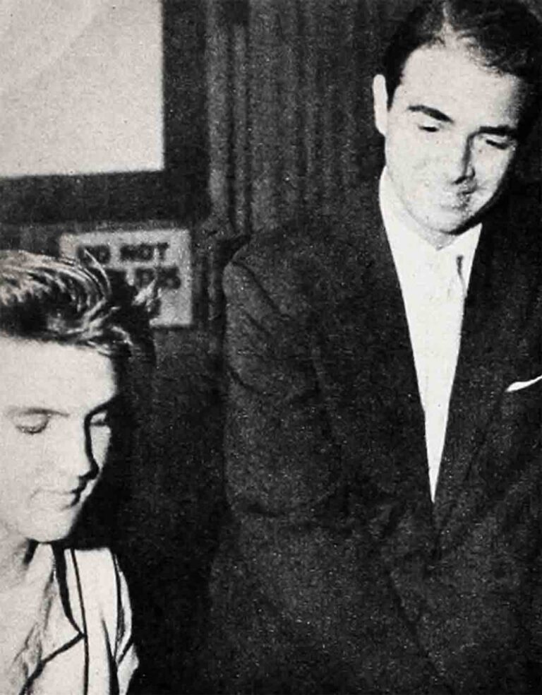 Elvis Presley Takes Hollywood - Vintage Paparazzi