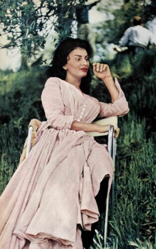 Vintage Paparazzi Visits A Movie Set - Vintage Paparazzi