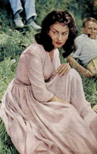 Vintage Paparazzi Visits A Movie Set - Vintage Paparazzi