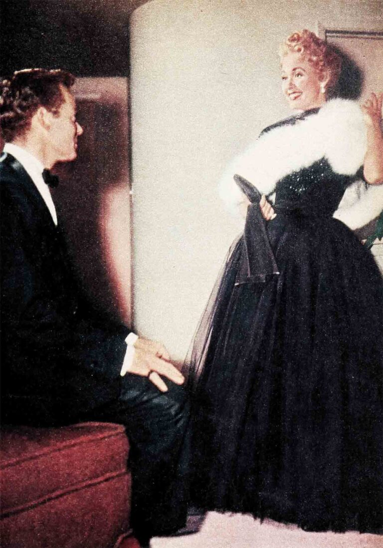 You Read It First In Vintage Paparazzi - Vintage Paparazzi