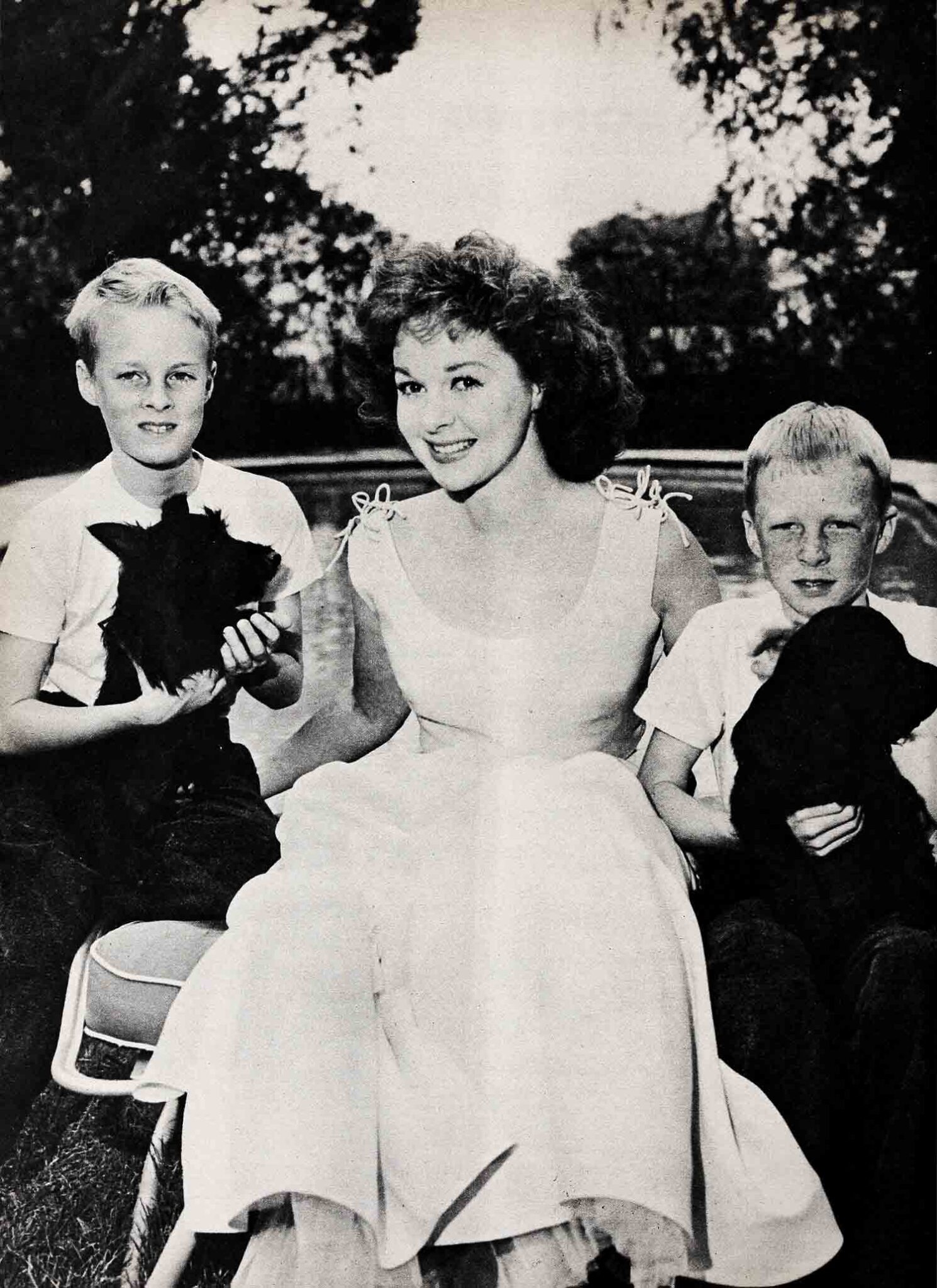 Mom’s No Quitter!—Susan Hayward - Vintage Paparazzi