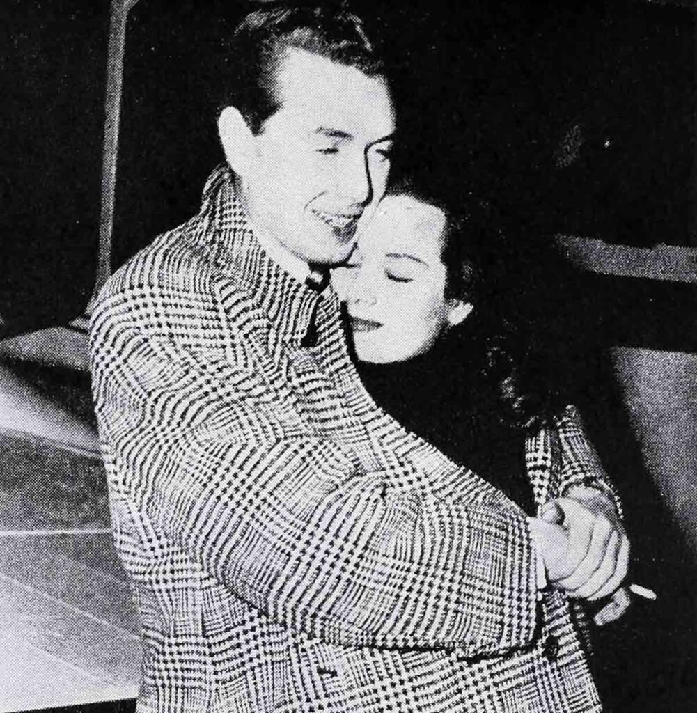 You Read It First In Vintage Paparazzi - Vintage Paparazzi