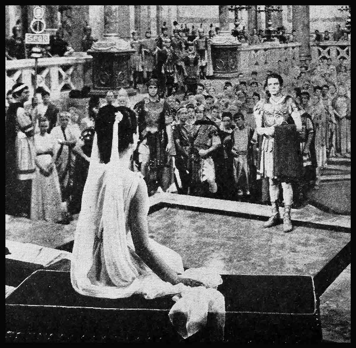 The Robe - Vintage Paparazzi