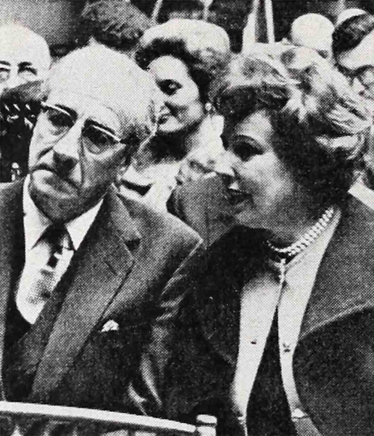 Under Hedda’s Hat - Vintage Paparazzi