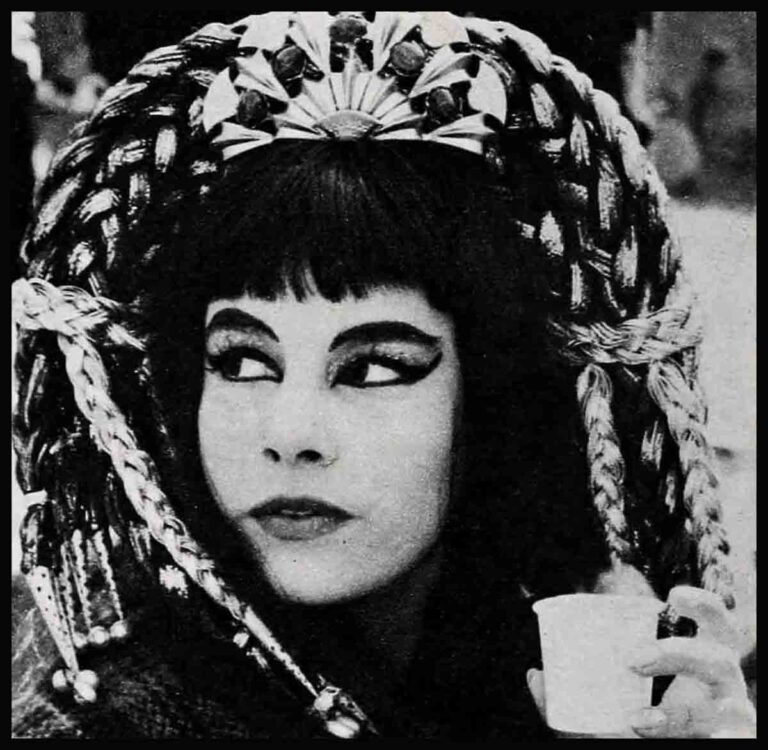 Meet The New “Gidget”—Cindy Carol - Vintage Paparazzi