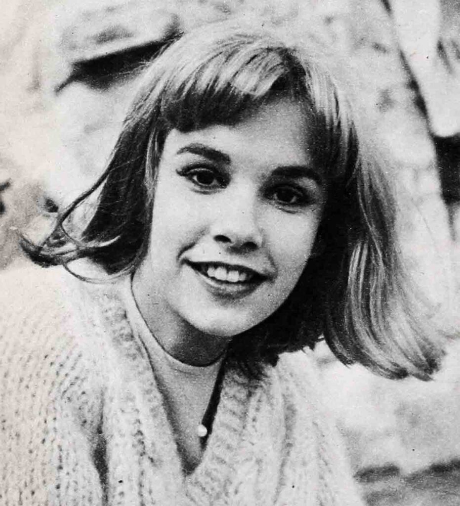Meet The New “Gidget”—Cindy Carol - Vintage Paparazzi