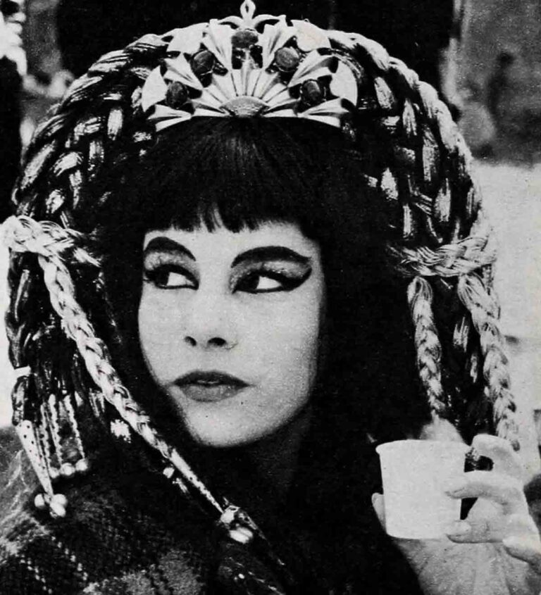 Meet The New “Gidget”—Cindy Carol - Vintage Paparazzi