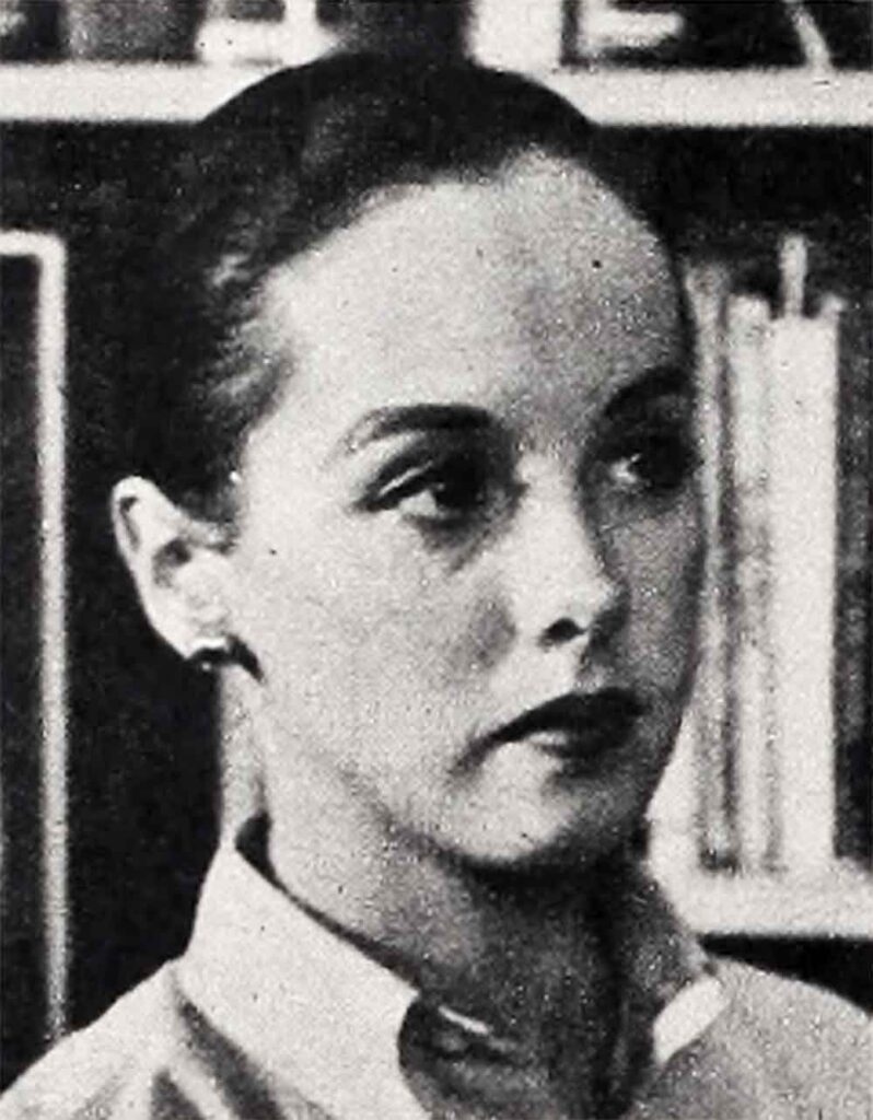 Marilyn Monroe In The House - Vintage Paparazzi