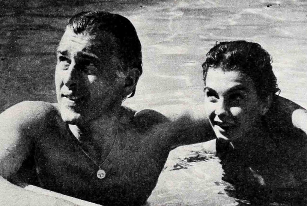Sweet Stuff—Jean Simmons - Vintage Paparazzi