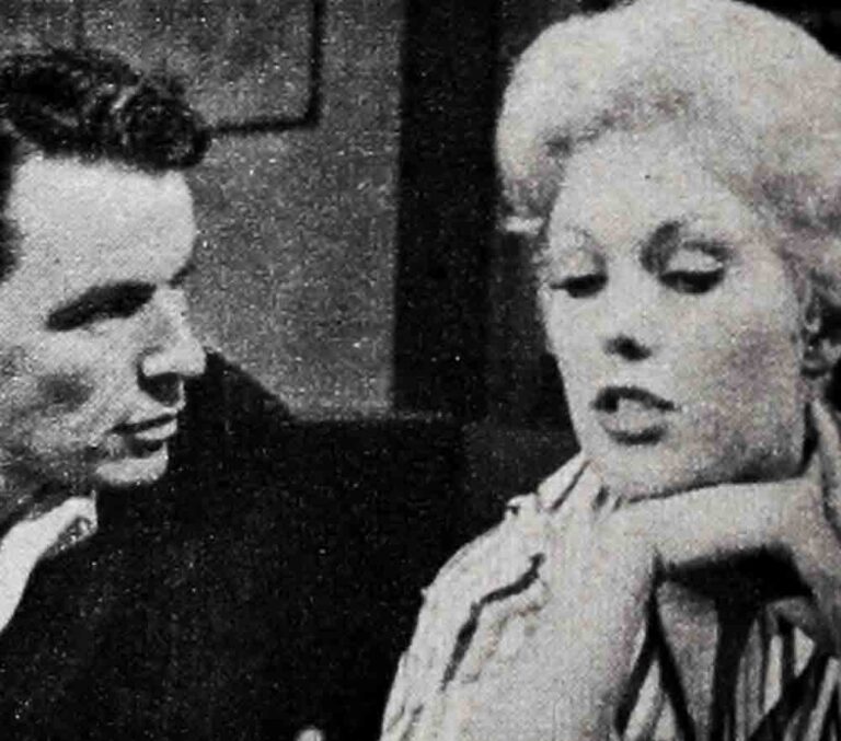 The Girl With The Lavender Life—Kim Novak - Vintage Paparazzi