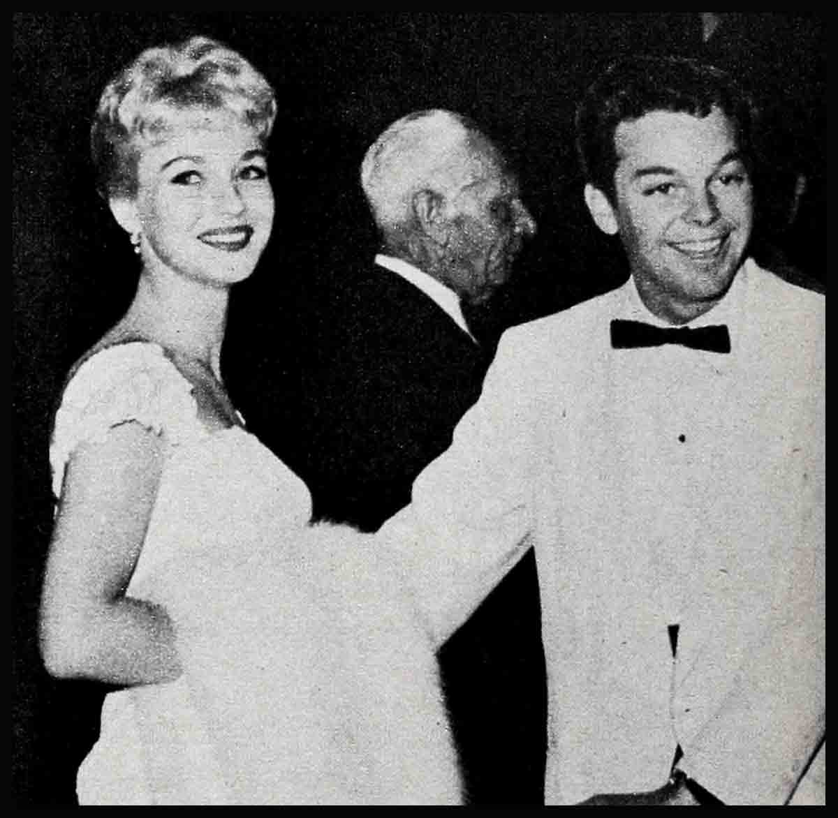 Glamour Gab Of Hollywood - Vintage Paparazzi