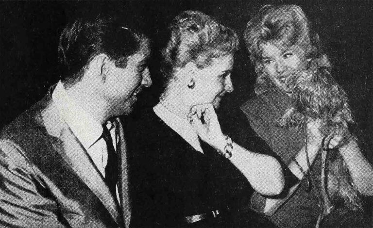 You Read It First In Vintage Paparazzi - Vintage Paparazzi