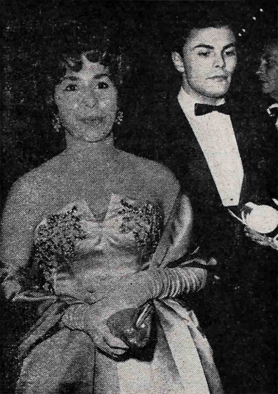 You Read It First In Vintage Paparazzi - Vintage Paparazzi