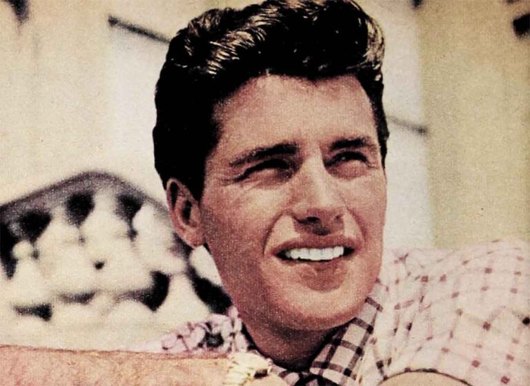 You Read It First In Vintage Paparazzi - Vintage Paparazzi