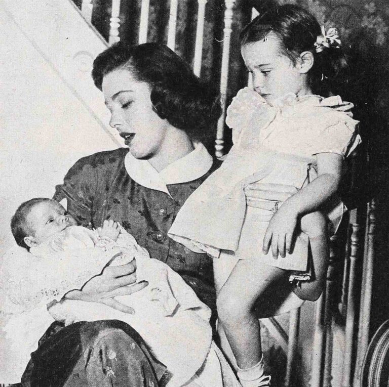 You Read It First In Vintage Paparazzi - Vintage Paparazzi