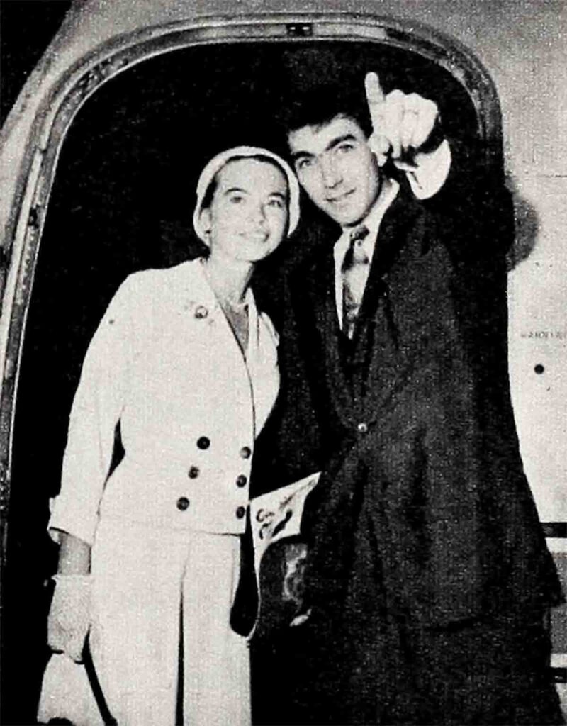 You Read It First In Vintage Paparazzi - Vintage Paparazzi