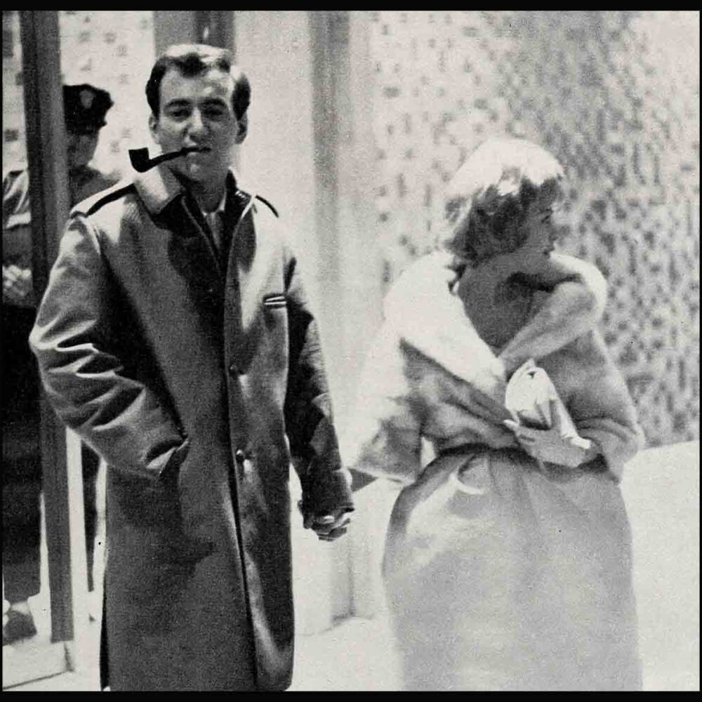 Meet The New “Gidget”—Cindy Carol - Vintage Paparazzi