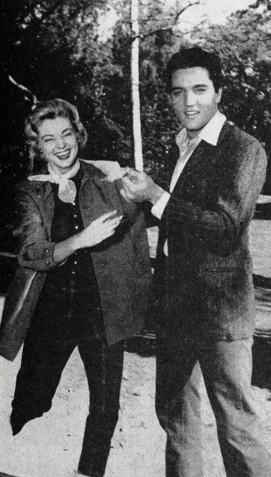 The Girl Elvis Presley Tries To Hide - Vintage Paparazzi