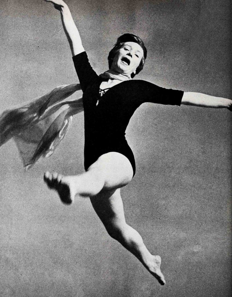 Sweet, Hot And Sassy—Shirley MacLaine - Vintage Paparazzi