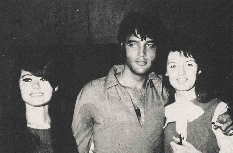 Elvis Presley & His Fans - Vintage Paparazzi