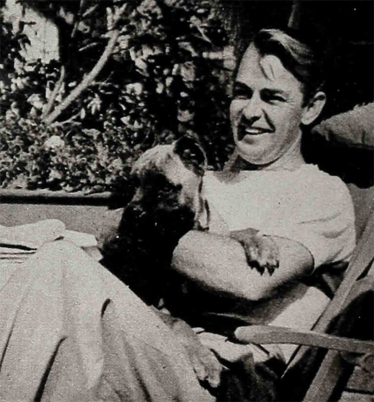 It’s Reigning Cats And Dogs - Vintage Paparazzi