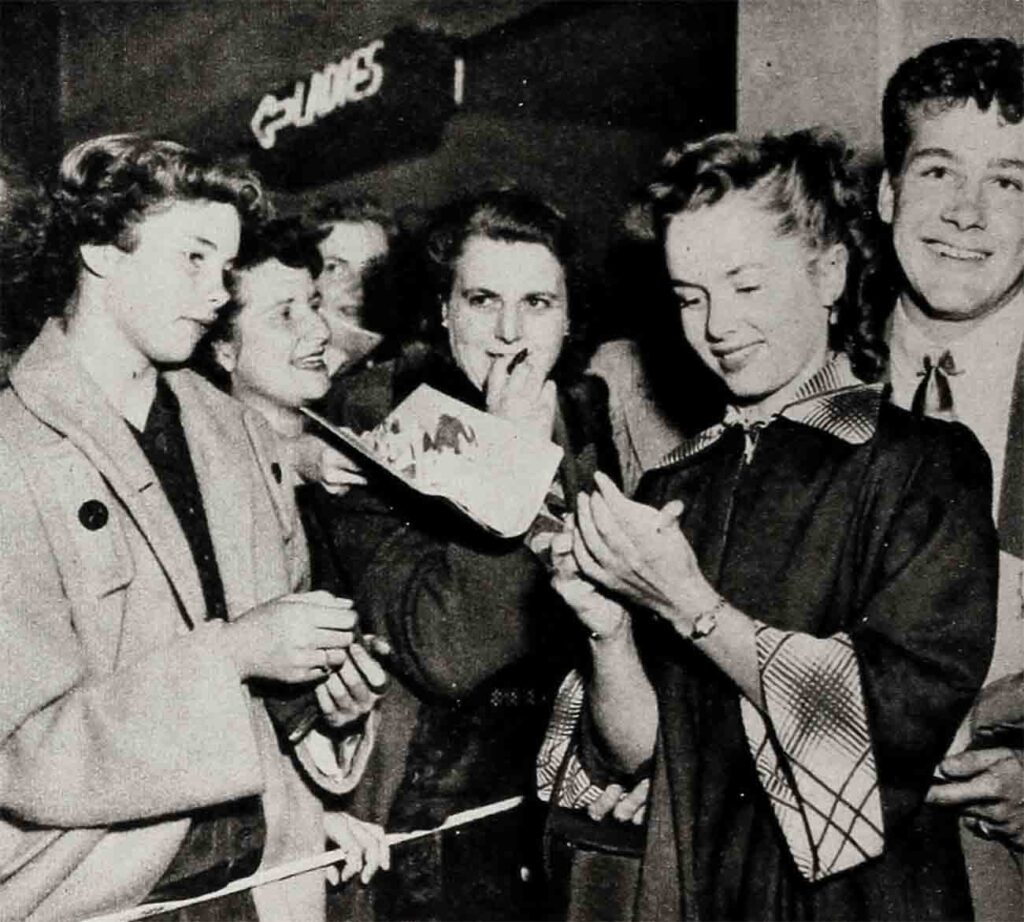 Abba-Dabba-Debbie—Debbie Reynolds - Vintage Paparazzi