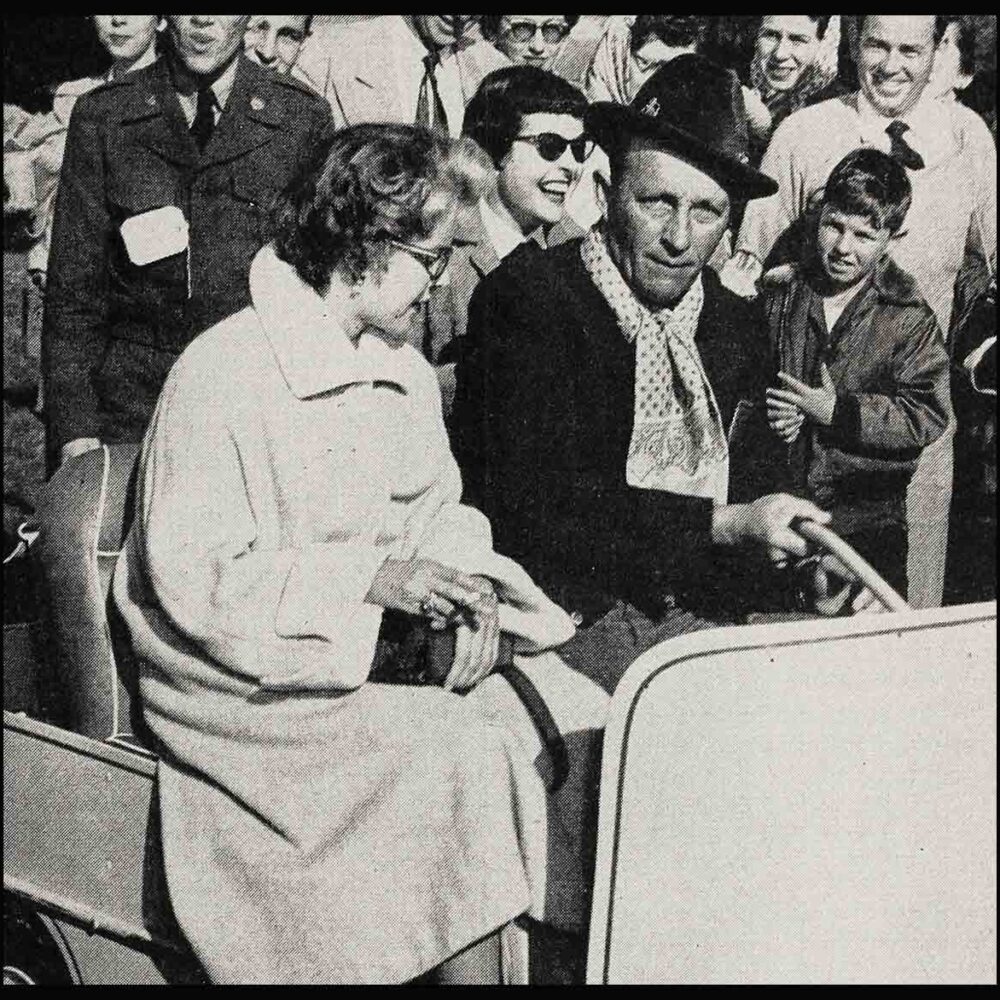 Meet The New “Gidget”—Cindy Carol - Vintage Paparazzi