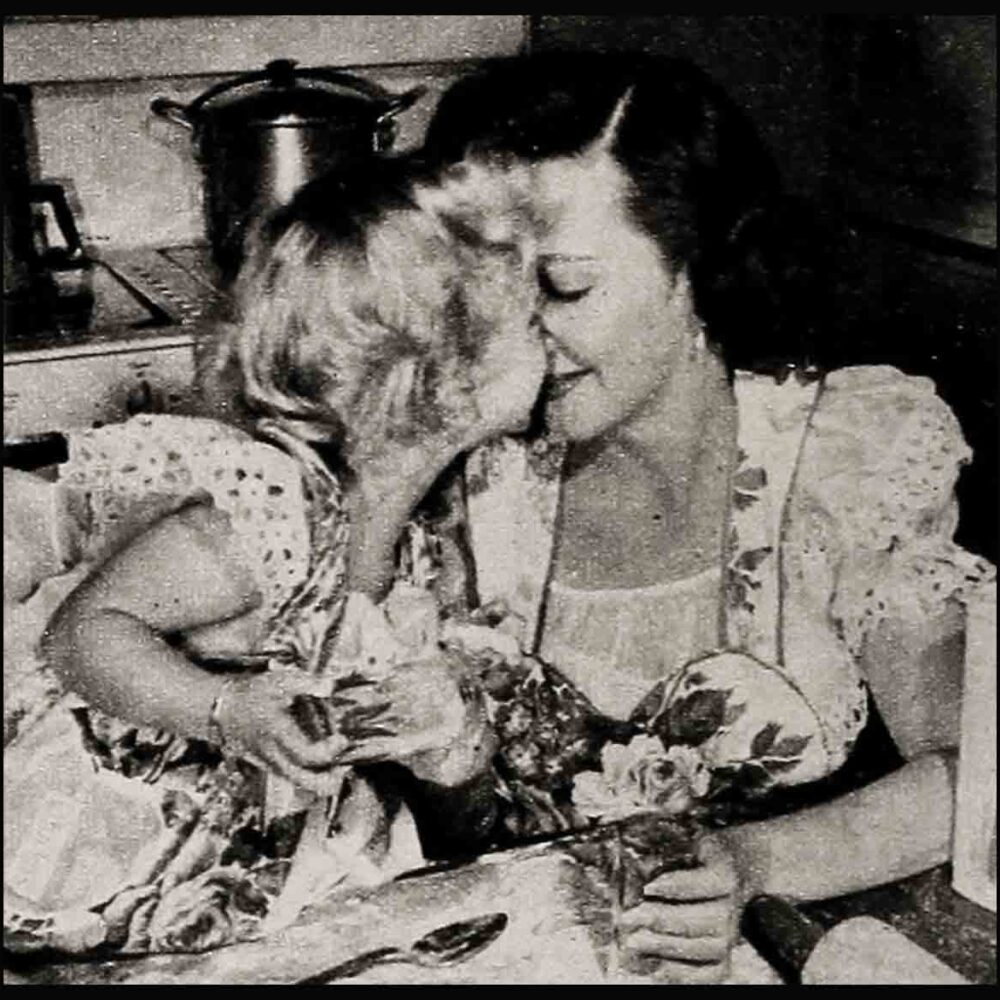 Meet The New “Gidget”—Cindy Carol - Vintage Paparazzi