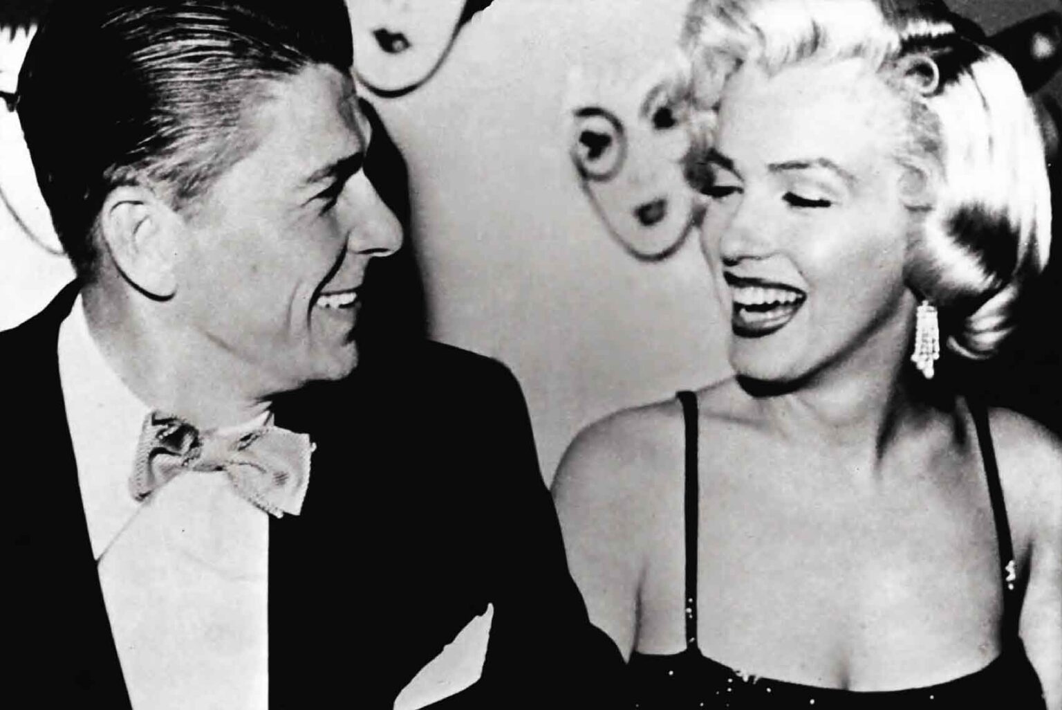 Marilyn Monroe And The Camera - Vintage Paparazzi