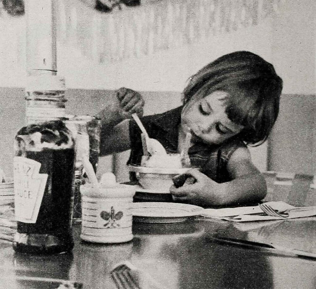 Robert Mitchum’s Way - Vintage Paparazzi