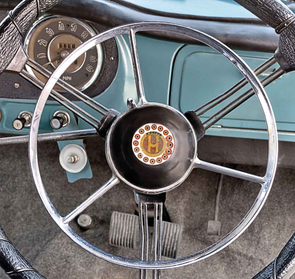 Hindustan Ambassador - Vintage Paparazzi