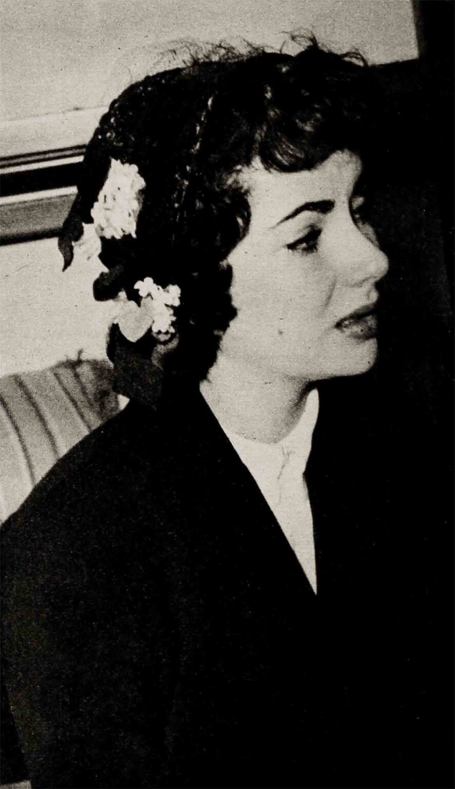 The Two Ways Elizabeth Taylor Ruined Her Marriage— - Vintage Paparazzi