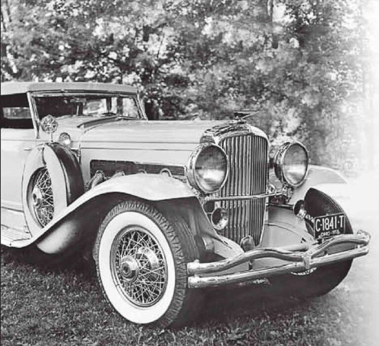 Duesenberg Model J - Vintage Paparazzi