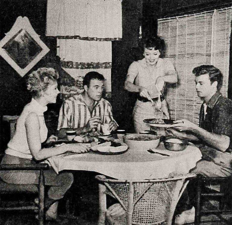 Salt Water Dillies - Vintage Paparazzi