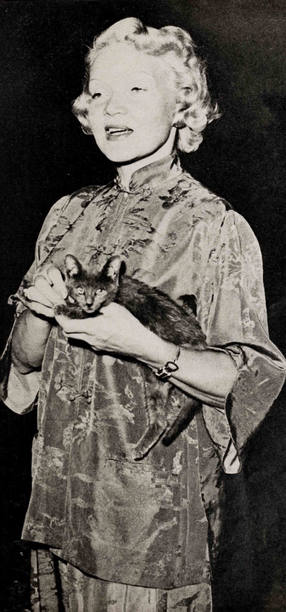 The Waiting Game—Gregory Peck & Greta Kukkonen - Vintage Paparazzi