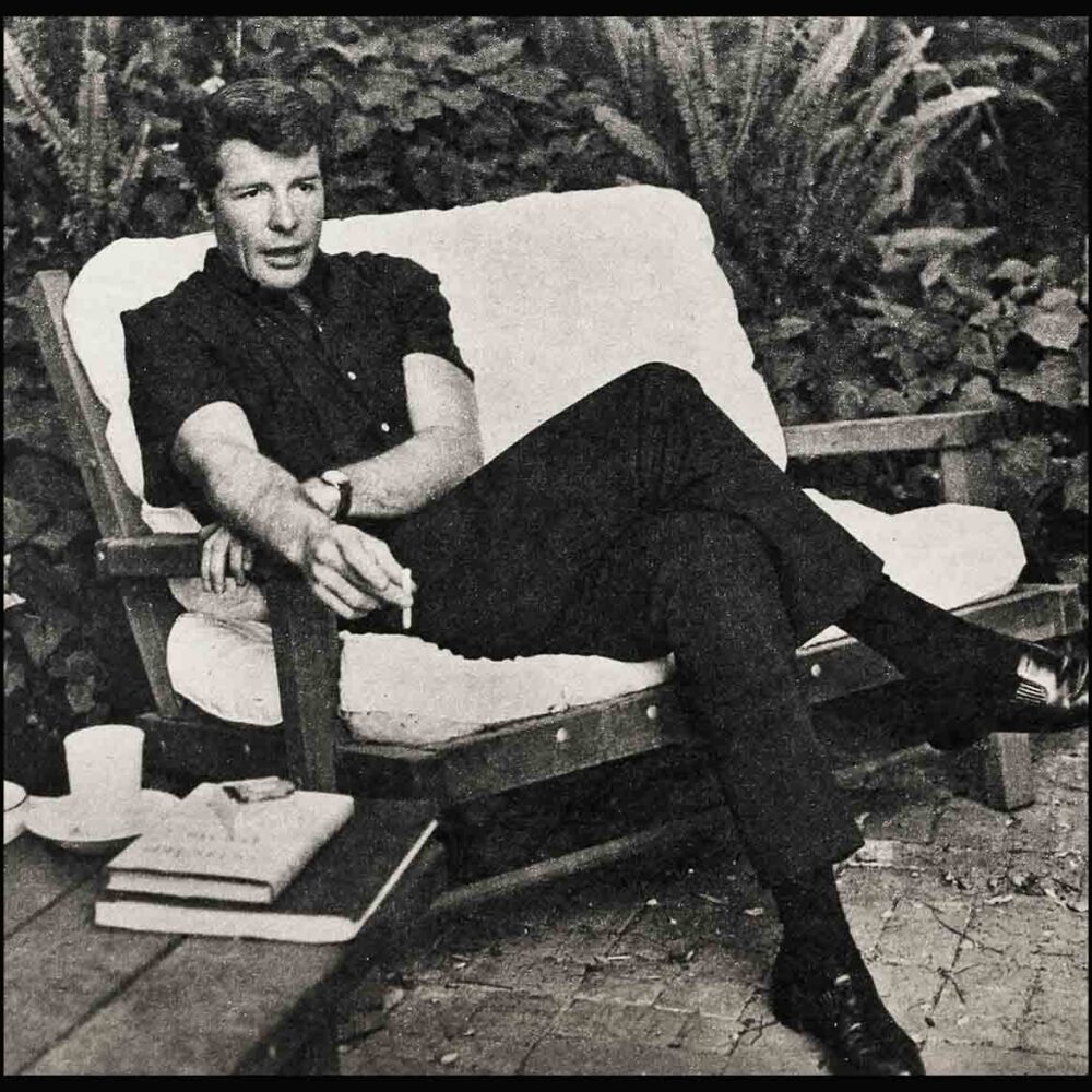 Meet The New “Gidget”—Cindy Carol - Vintage Paparazzi