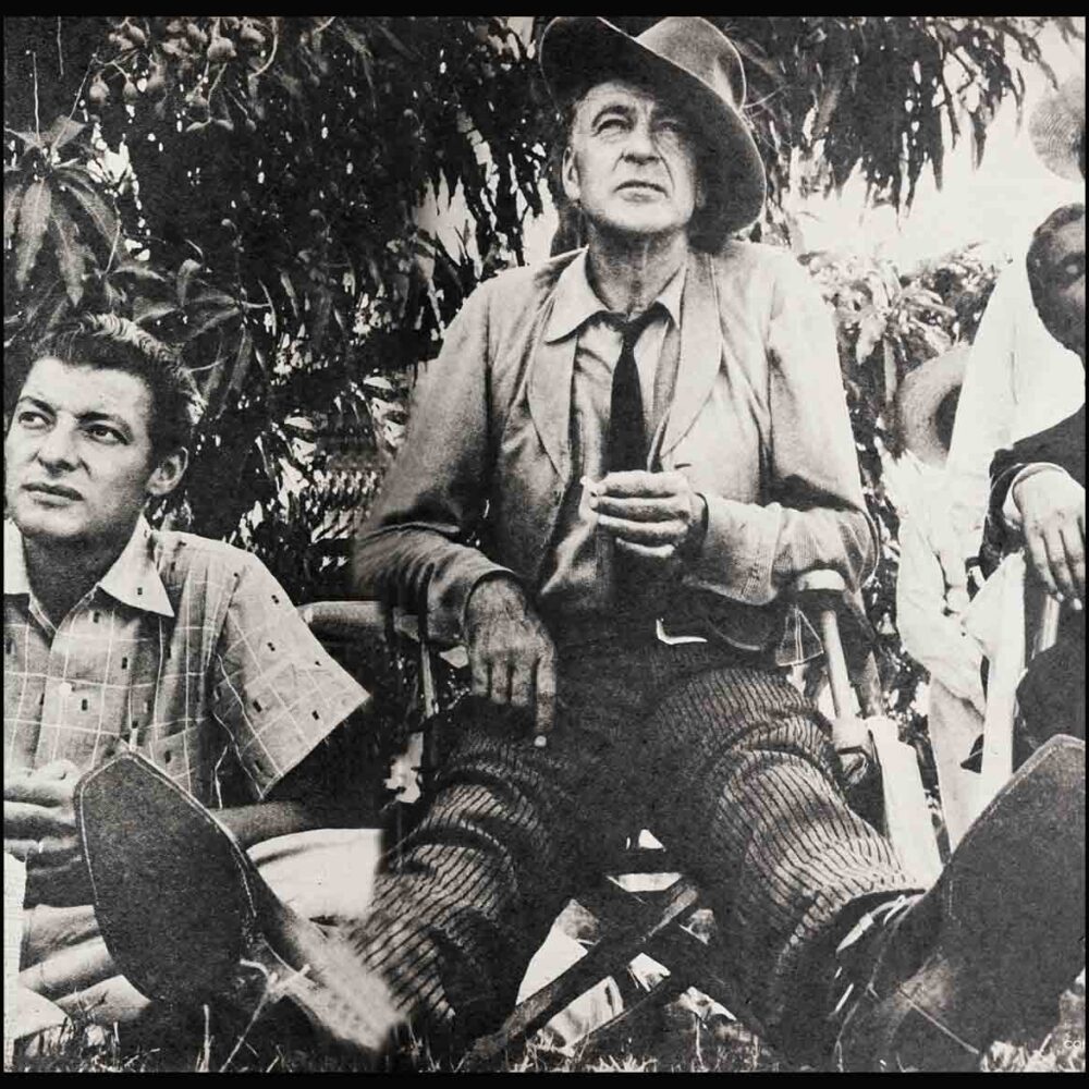 3-D Pinup Girl - Vintage Paparazzi