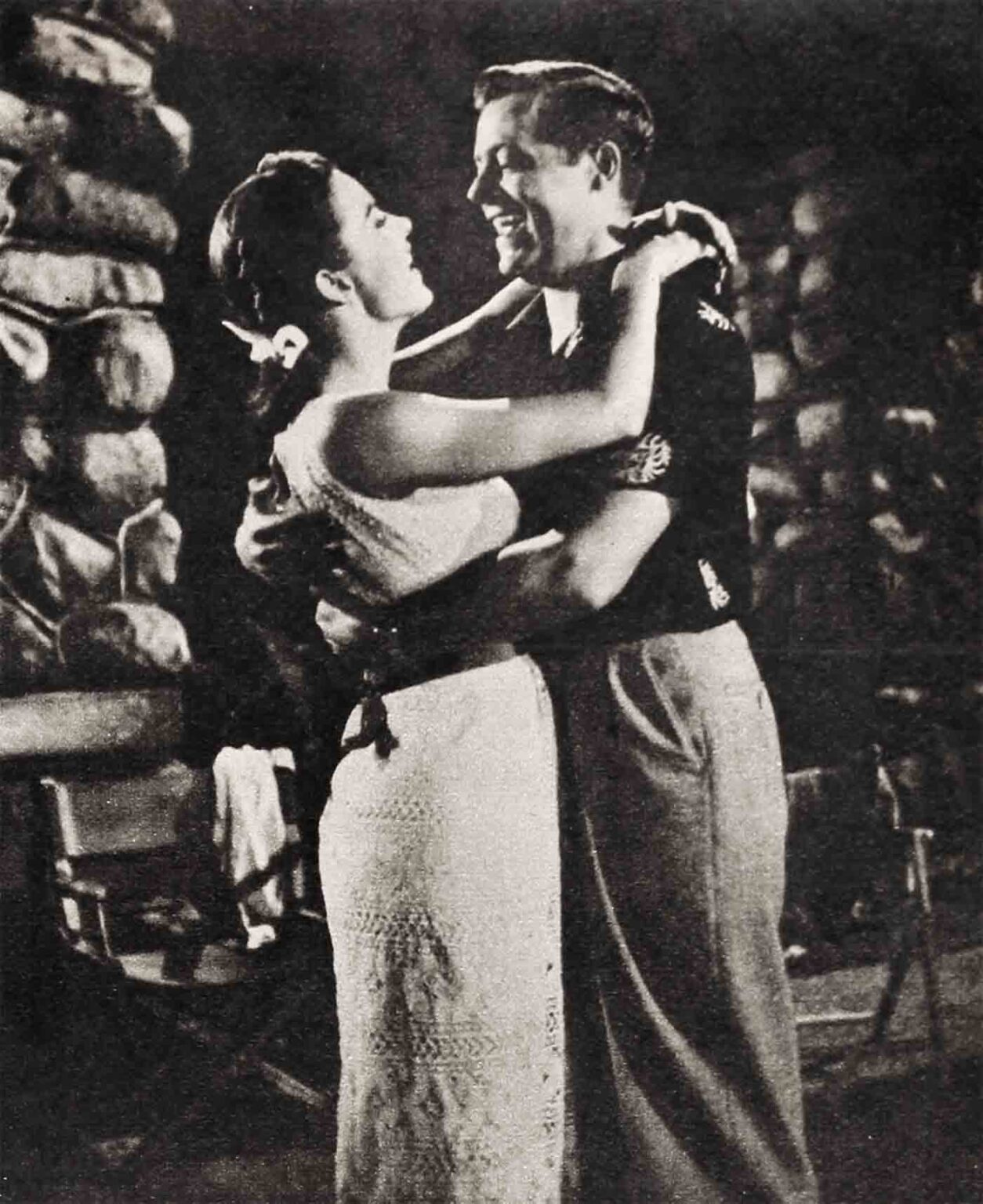 Love Is News!—Jean Peters - Vintage Paparazzi