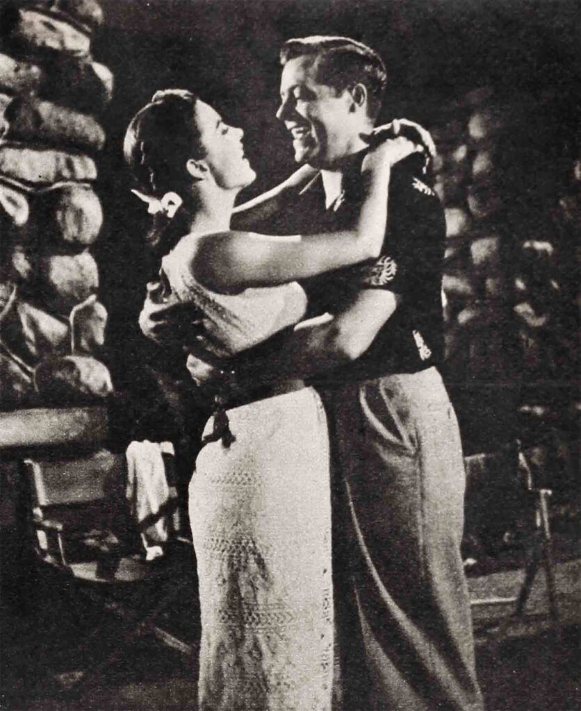 Love Is News!—Jean Peters - Vintage Paparazzi