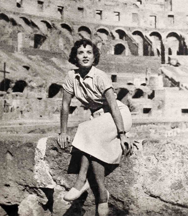 Love Is News!—Jean Peters - Vintage Paparazzi